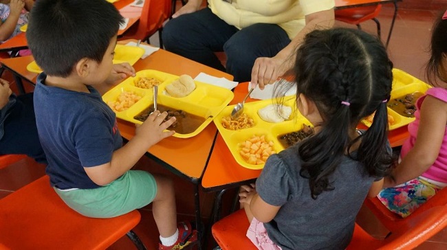 Recomienda IMSS llevar los menú de las guarderías en casa | Con Acento