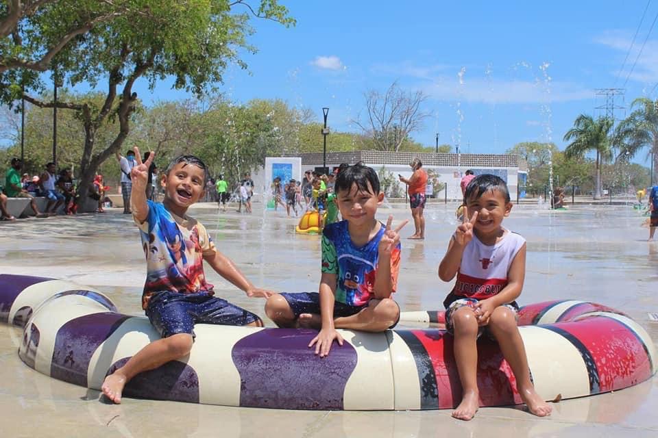 Inauguran el parque acuático “Splash Pad” en Mérida | Con Acento