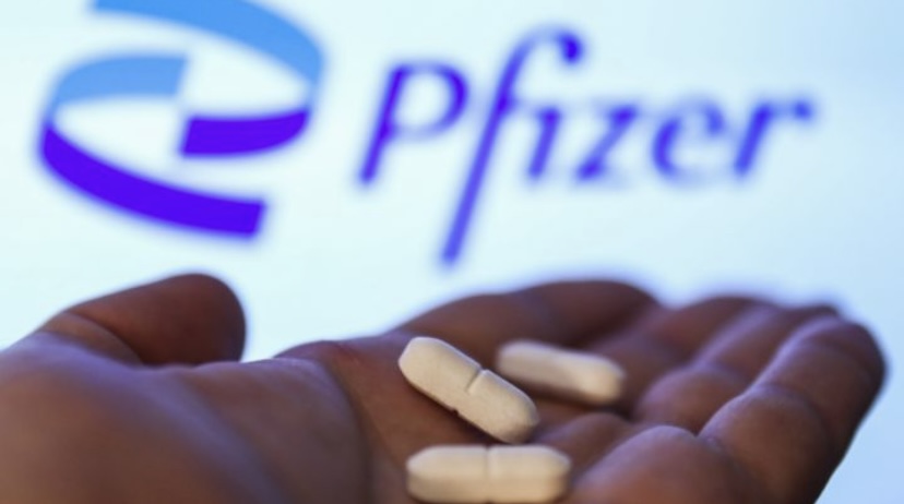 México compra Paxlovid, la pastilla de Pfizer contra Covid | Con Acento