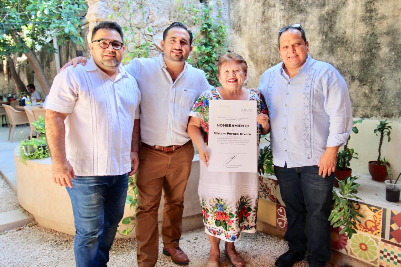 Nombran a Miriam Peraza, "la reina de la cochinita”, asesora honorífica ...