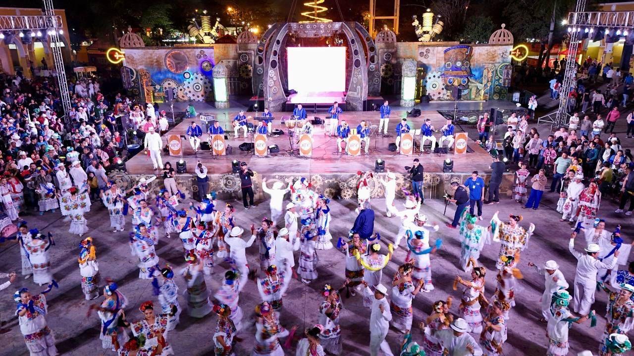 Tradición en el lunes regional en el Carnaval de Mérida | Con Acento