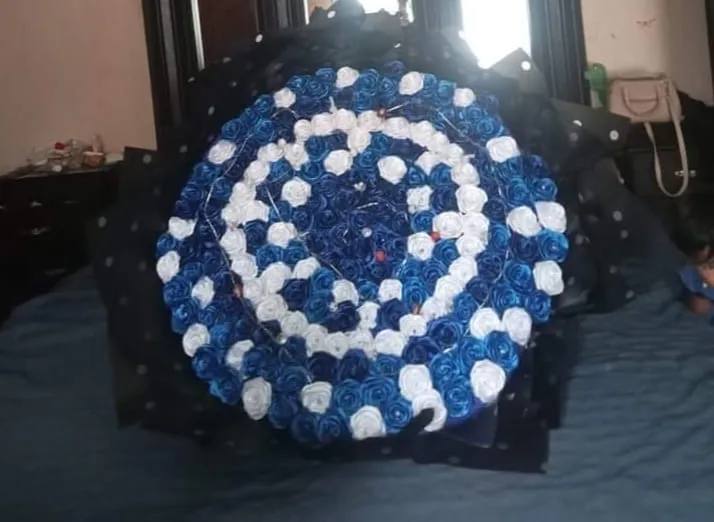 Acusa de “gandalla” a su amiga; quería 200 flores por 200 pesos | Con ...