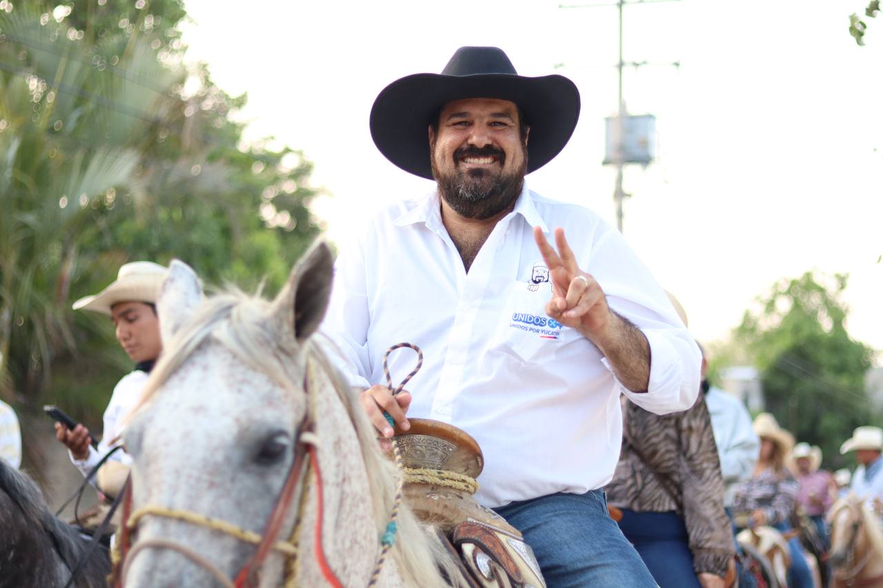 Macari en la Cabalgata a lo Grande | Con Acento