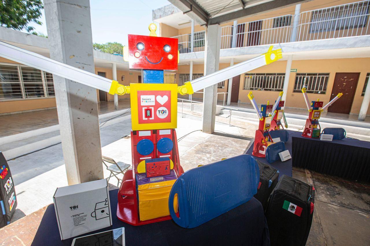 Robots ayudarán a estudiantes con algún tipo de discapacidad | Con Acento