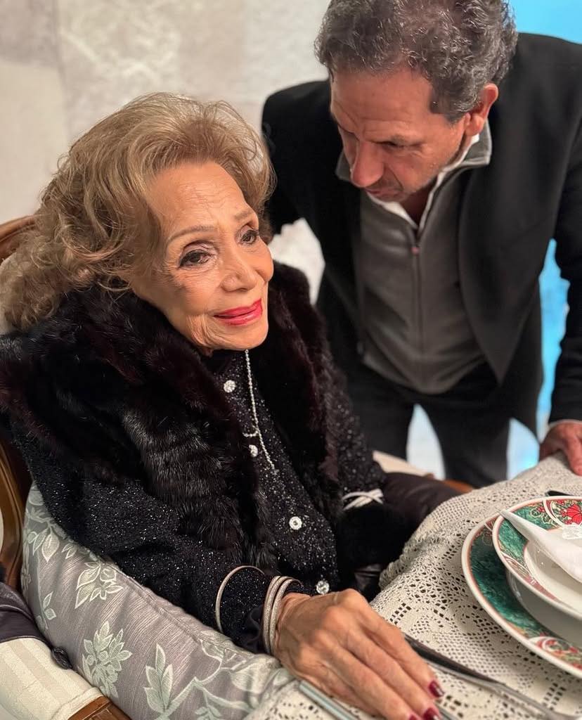 María Victoria sorprende al reaparecer a los 97 años | Con Acento