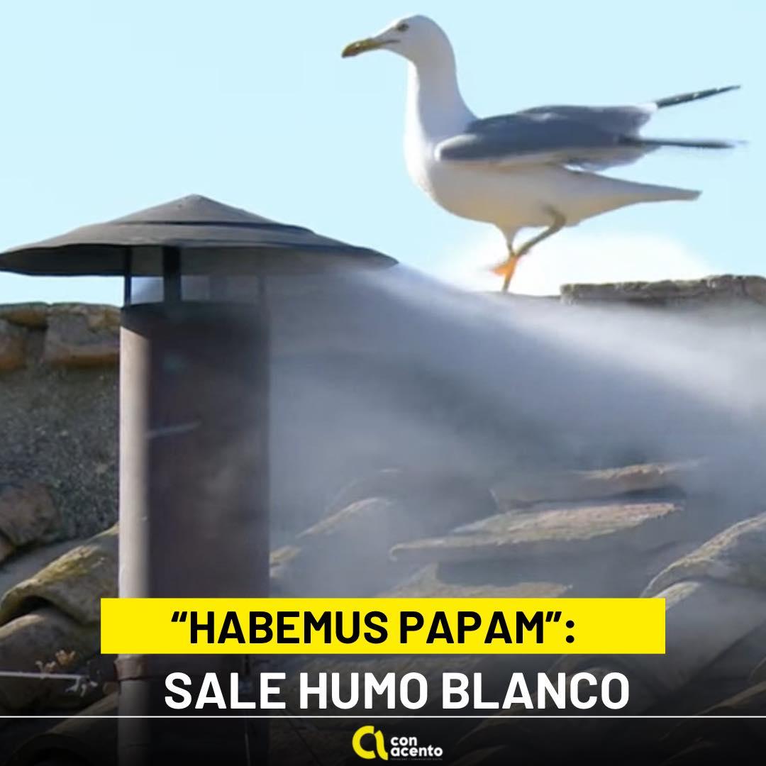 El Cónclave ha elegido papa: sale humo blanco | Con Acento